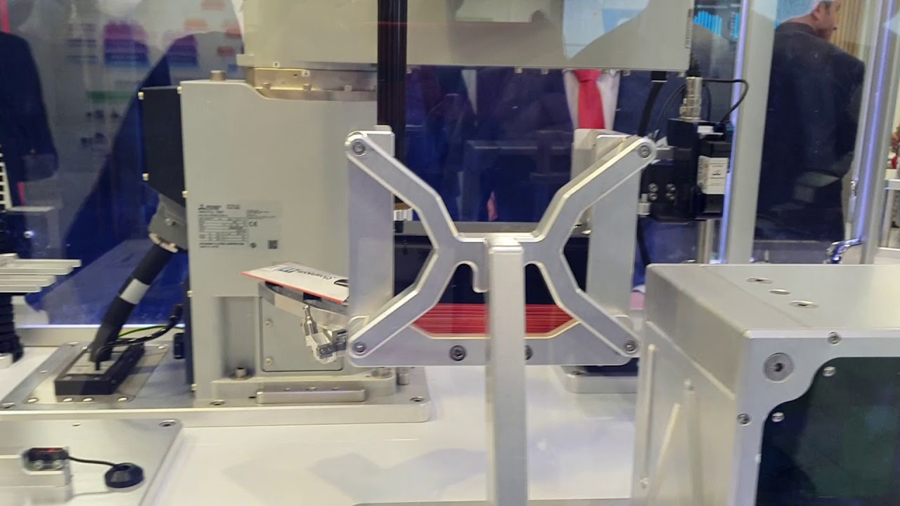 Mitsubishi Electric Showroom 4.0 - otwarcie, część 3 - YouTube