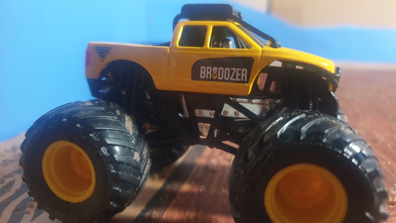 Heavy D Brodozer Arena Freestyle - YouTube