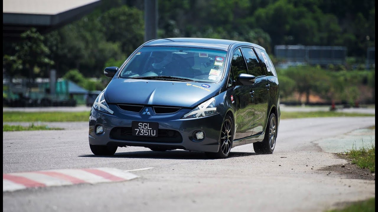 MPV Racing | Left Foot Braking with Pedal Cam - YouTube