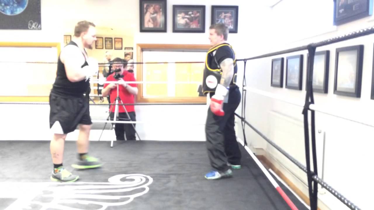 Ricky Hatton body belt pads training work out at Hattons gym - YouTube