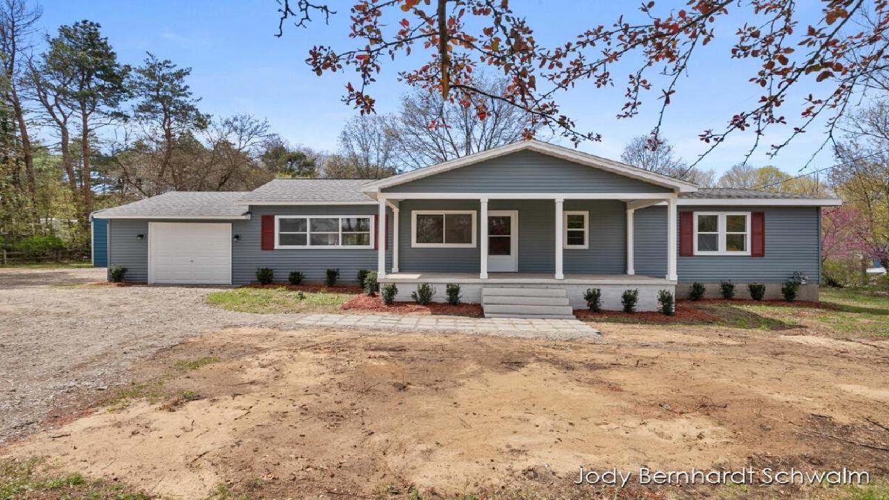 5561 Sunfish Lake Avenue NE, Rockford, MI Presented by Jody Bernhardt ...