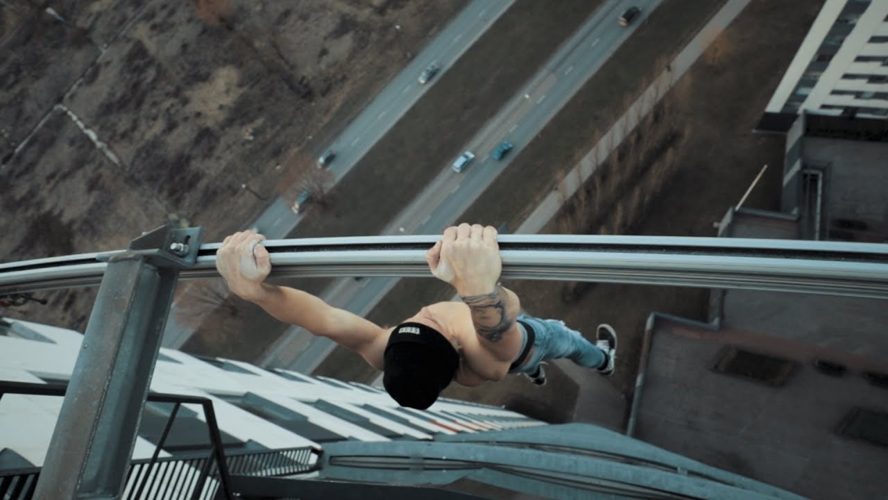 DAREDEVIL Hanging Off A ROOFTOP Over DEATH DROP - YouTube