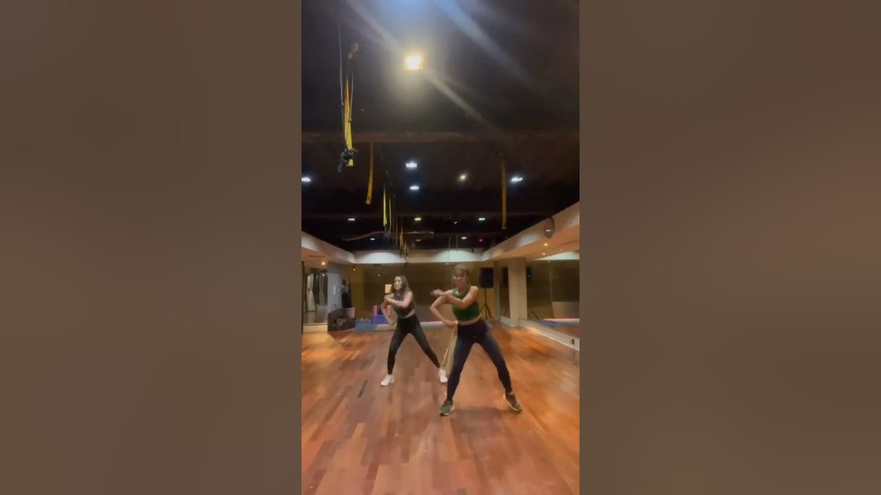 Super Freaky Girl Niki Minaj Zumba Youtube