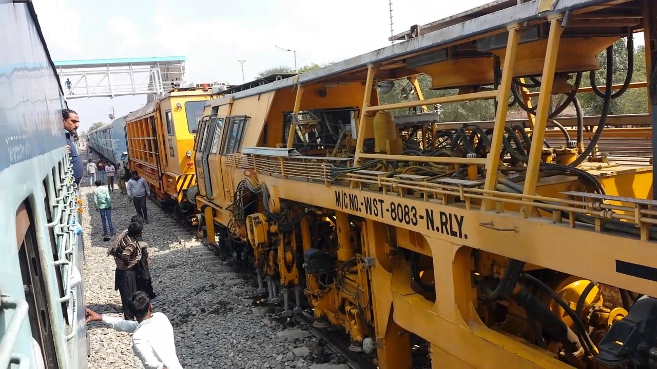 Indian Railway | 4 back to back track reparing machines - YouTube