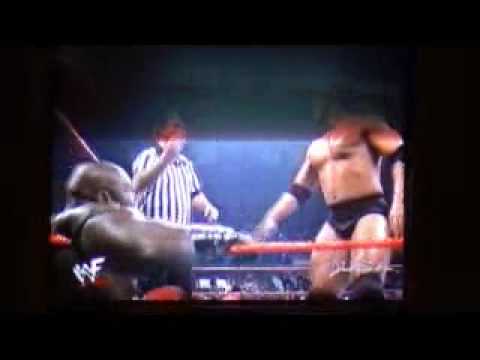 WWF RAW 1998: Ahmed Johnson vs. The Rock - YouTube