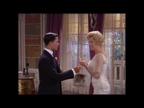 marilyn monroe 1957 prens ve şov kızı filmi dans etme sahnesi türkçe 