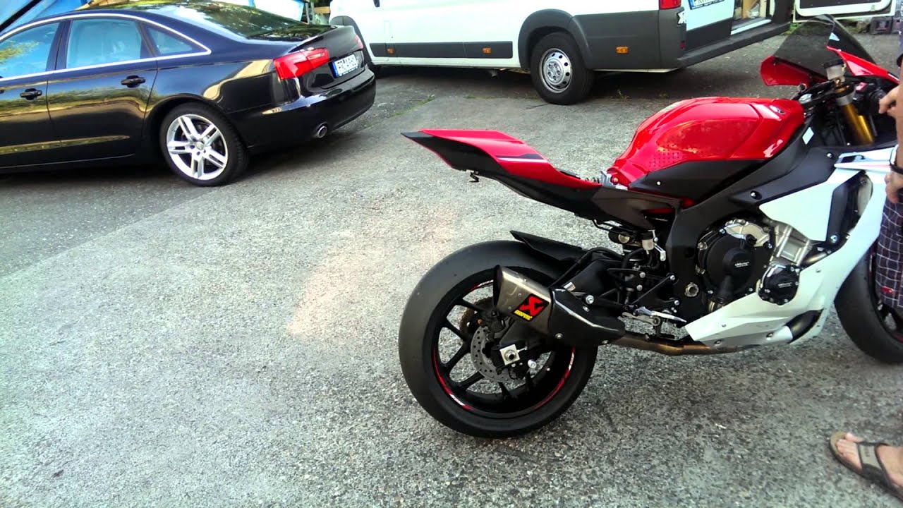 Yamaha R1. 2015 Akrapovic - YouTube