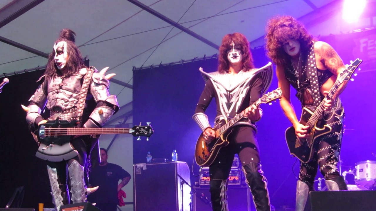 KISS FOREVER BAND - LICK IT UP / LIVE GENEVE-BARDONNEX (FESTIVERBANT ...