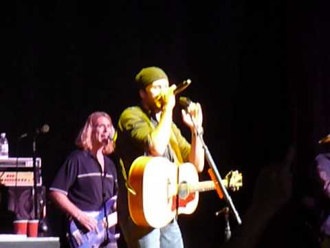 Luke Bryan ~ Rain Is A Good Thing ~ Cleveland, OH ~ 6-5-10 - YouTube