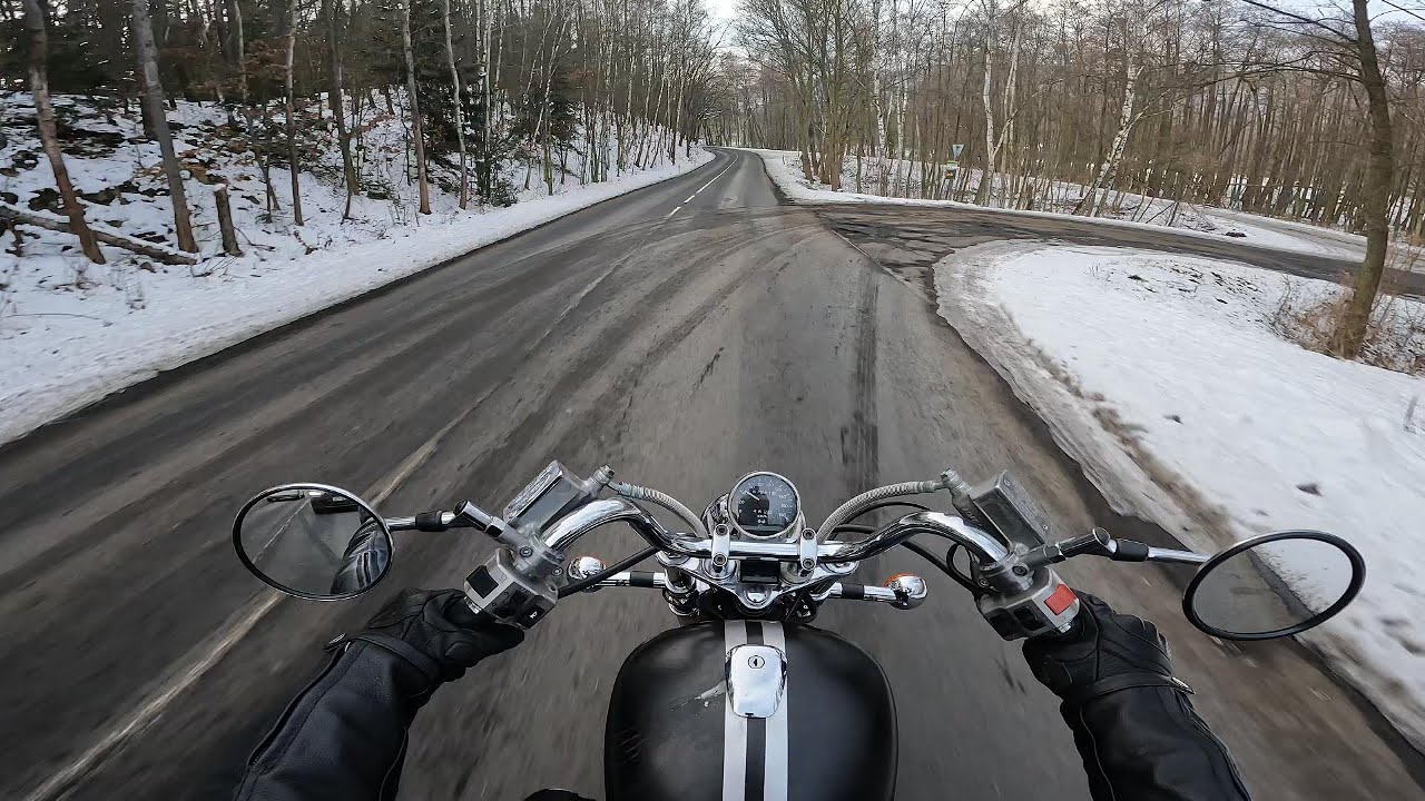 Waking Up My First Motorcycle From Hibernation | Suzuki VS 600 GL 1995 ...