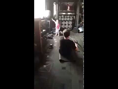 Harry Styles working out in gym. - YouTube
