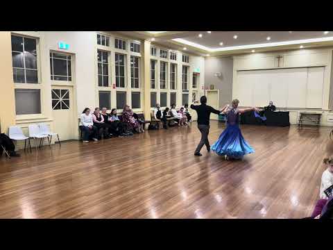 Gold Bar medal - New Vogue - Veola & Yvonne (Foxtrots)