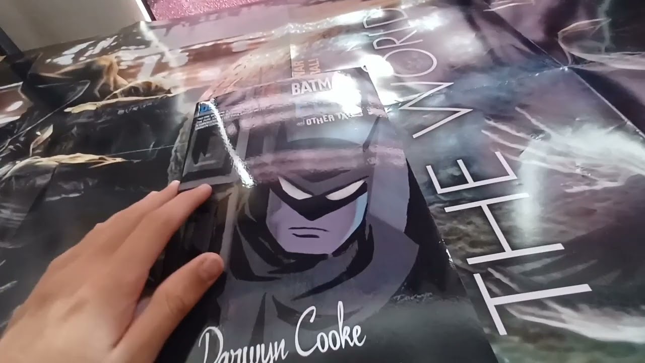 A Quick Overview of The Batman Comic Box-Set - YouTube