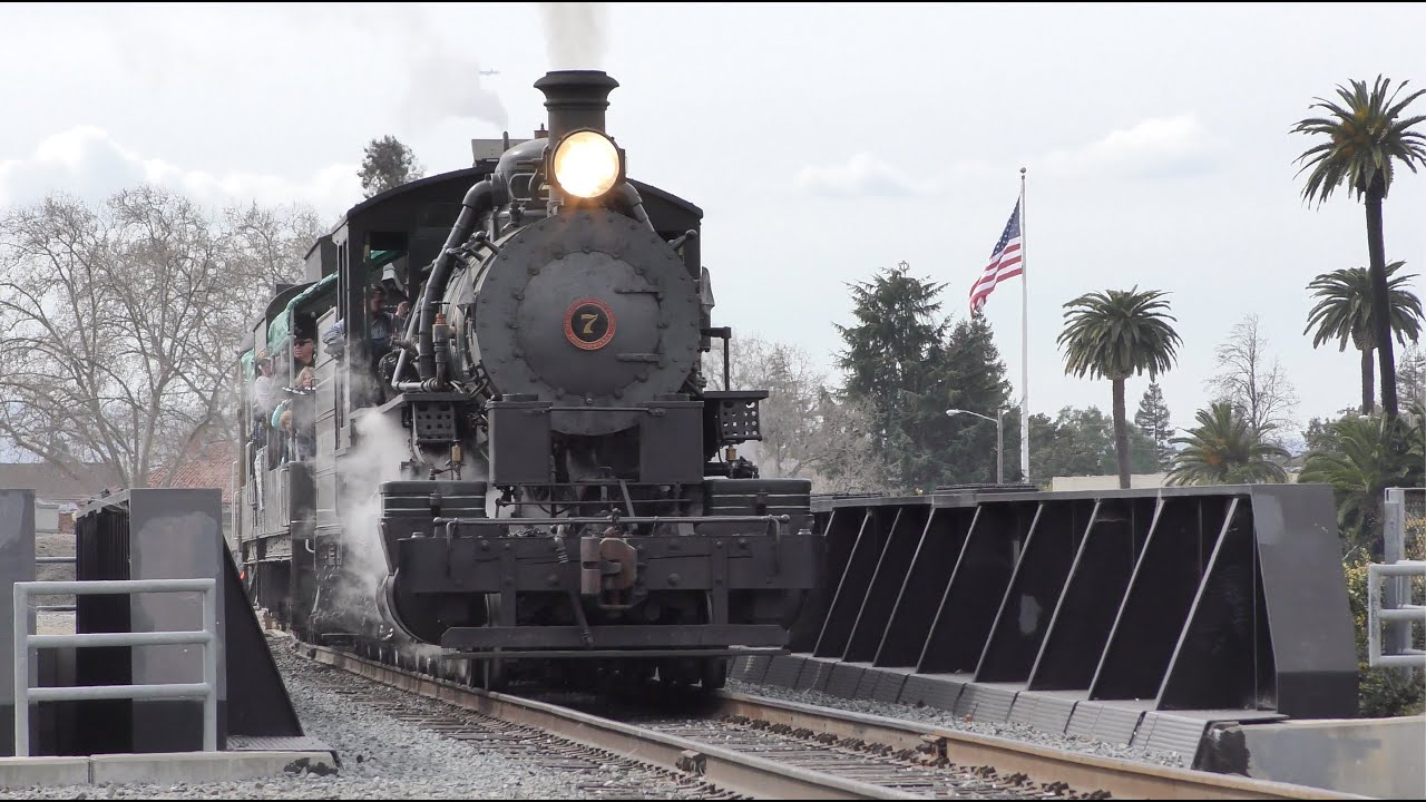 NILES CANYON RAILWAYS steam led excursion train sets out from Niles to ...
