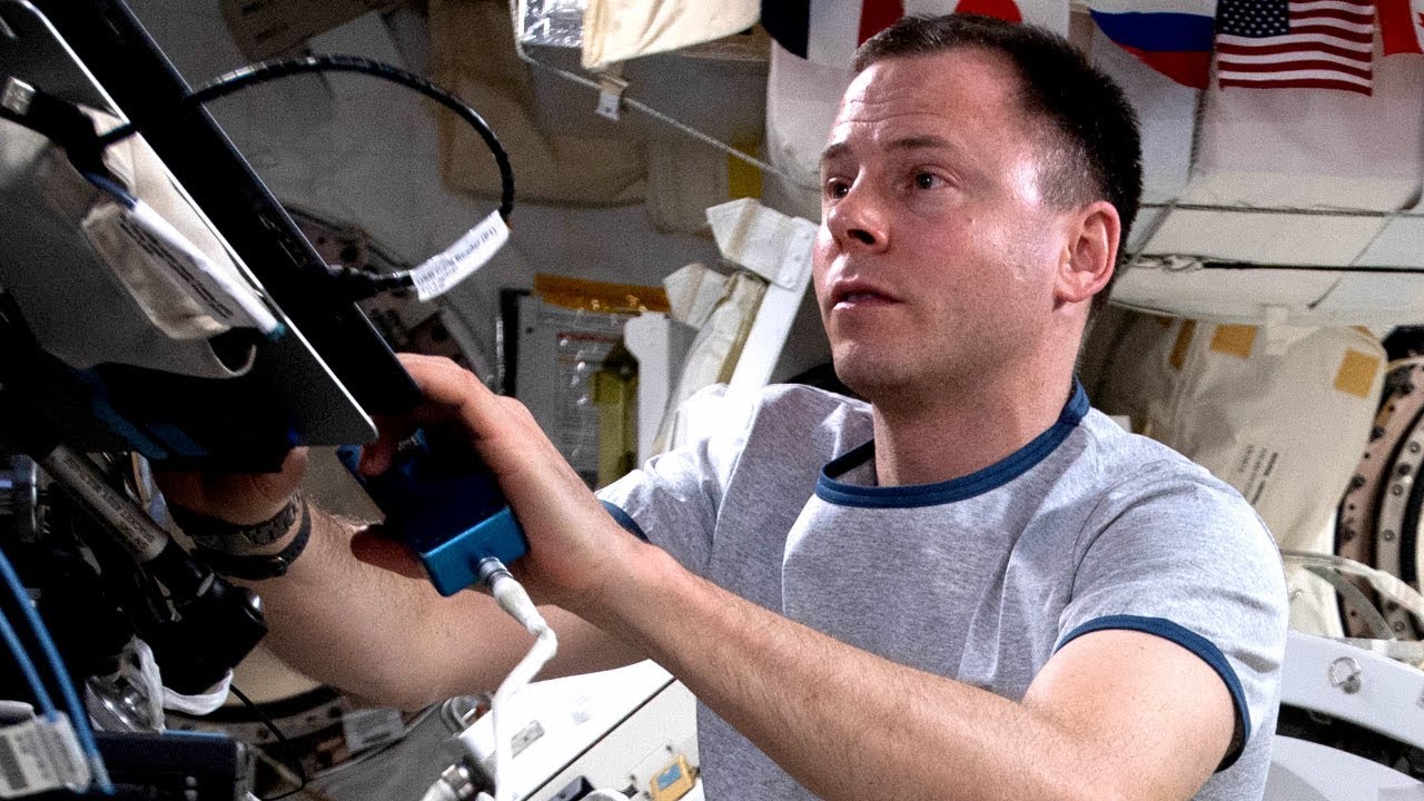 Astronaut Nick Hague speaks with Wichita, Kansas Media - YouTube