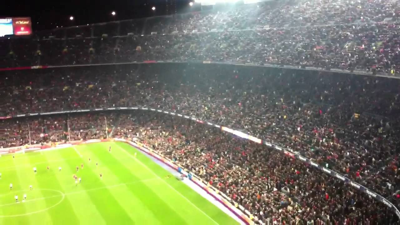 Messi! Messi! Messi! Fans singing - YouTube
