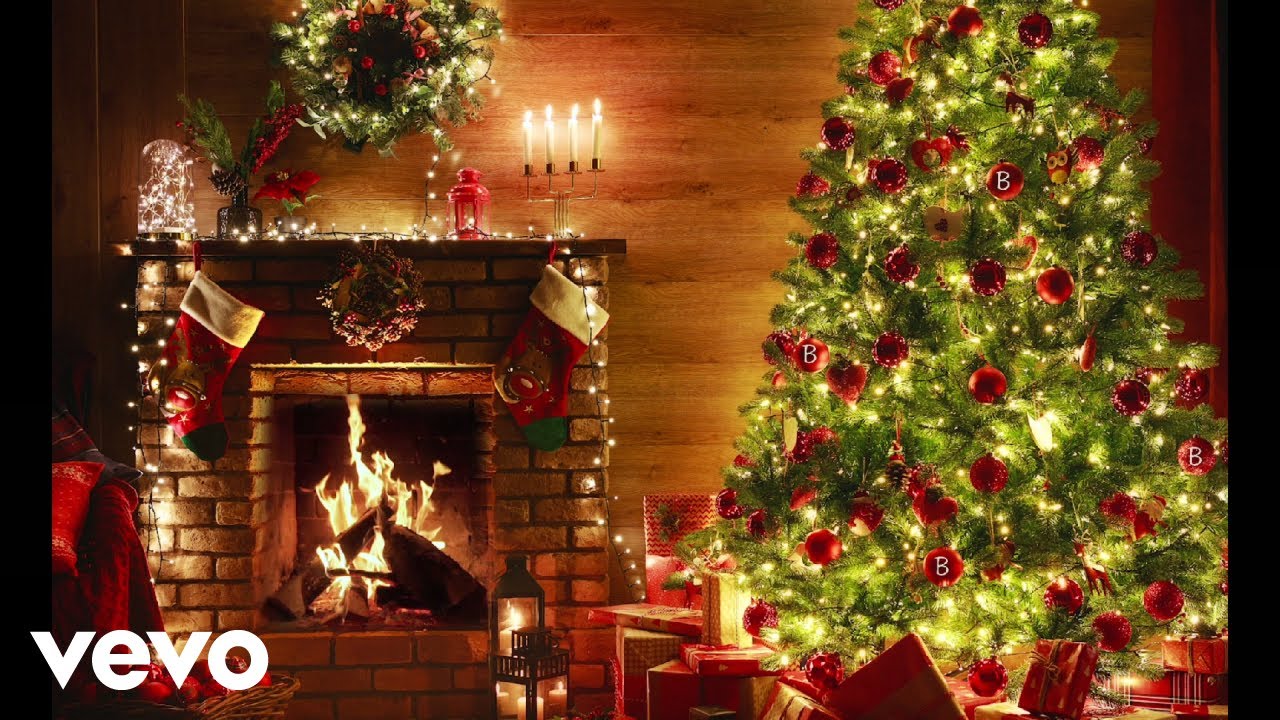 Bing Crosby, London Symphony Orchestra - The Christmas Song (Visualiser ...