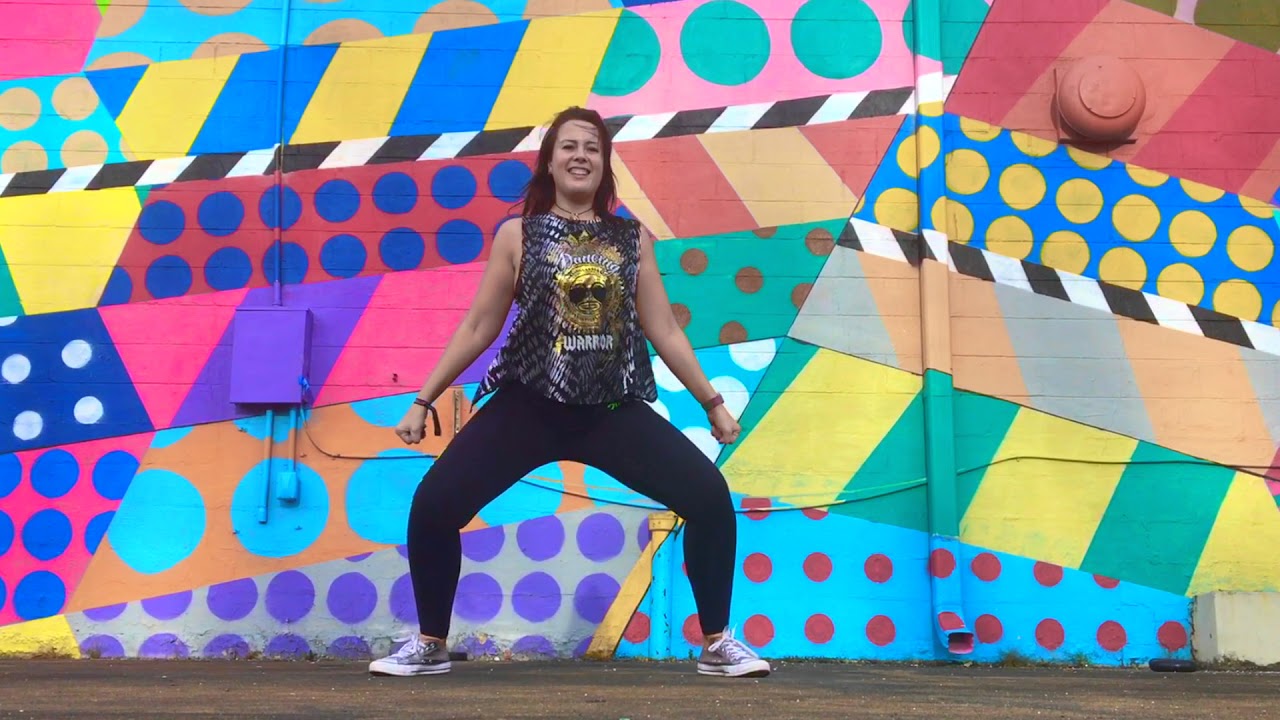 Dip & Roll (Soca/Dancehall) MM56 - ZUMBA® Fitness Choreo by Lisa - YouTube