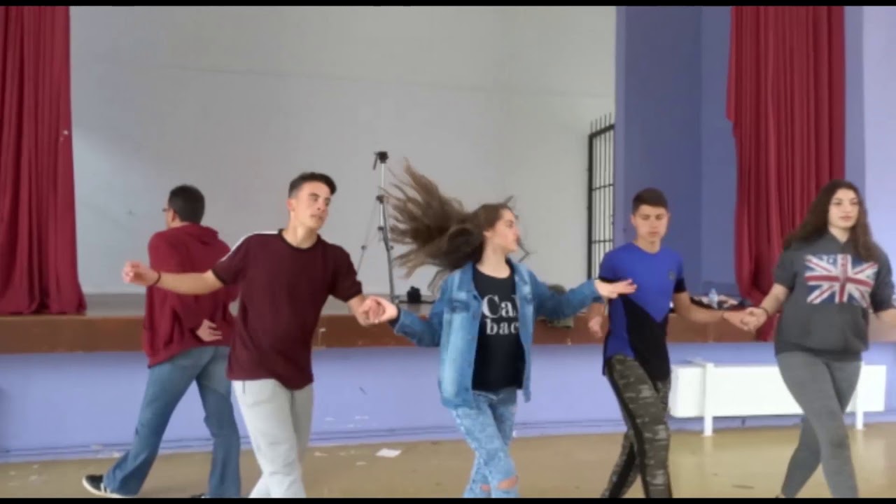 Χορεύοντας με τις λέξεις του τόπου μου - YouTube