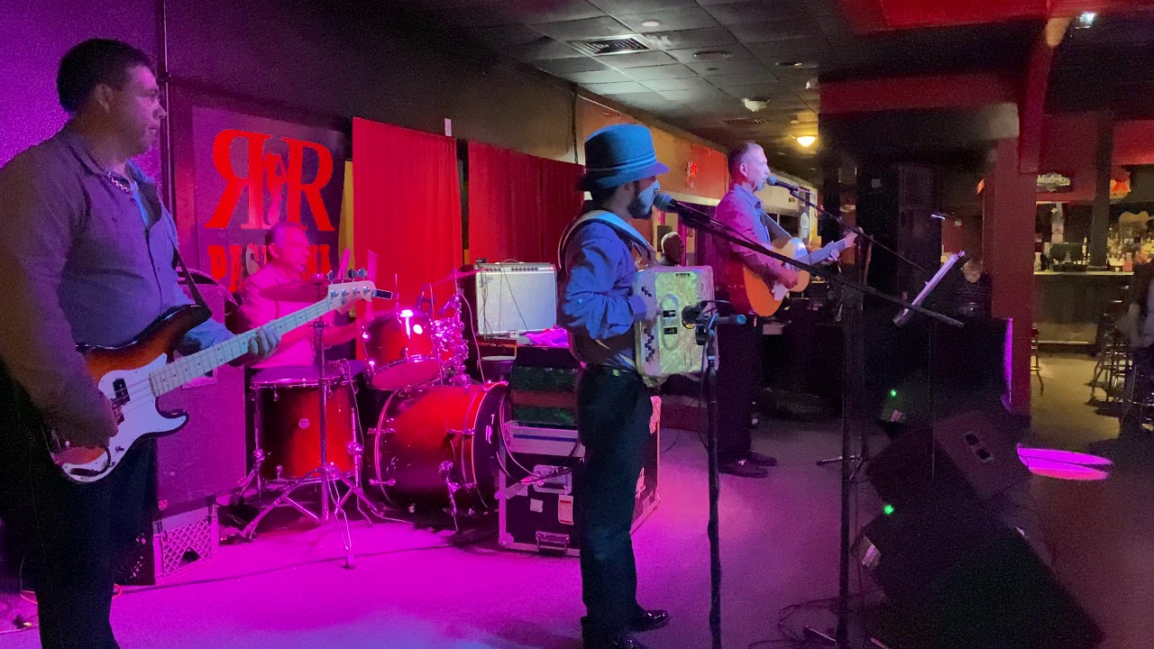 Rodney Rodriguez y Los Cucuys - YouTube