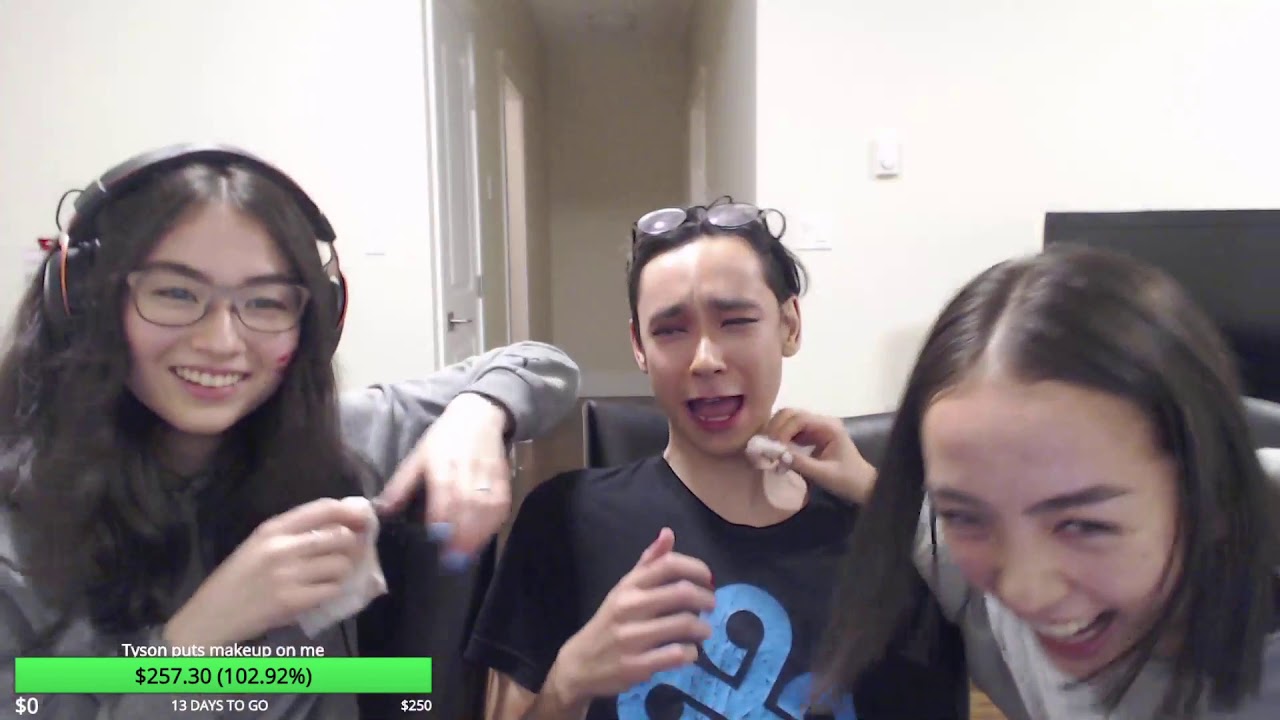 Kyedae Removes TenZ Makeup - YouTube