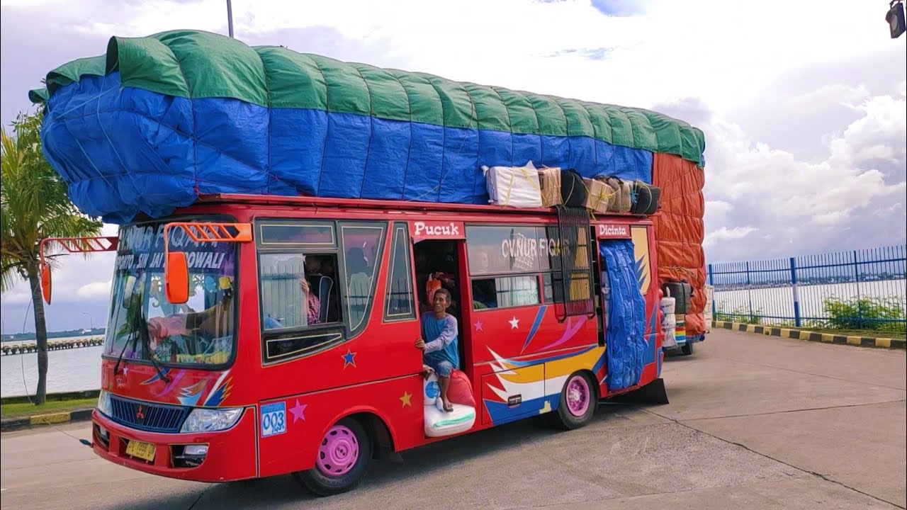 Asli bukan editan..!! Bus balap muatan super.. - YouTube