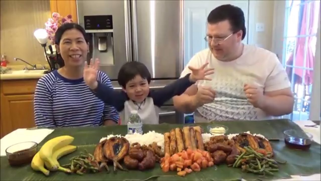 Boodle Fight| Eating Filipino Food | Filipino Food Mukbang - YouTube