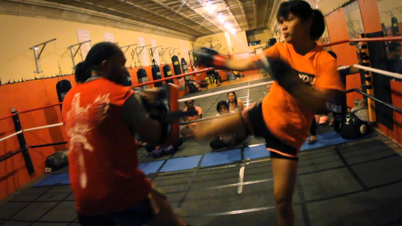 Cardio Thai Boxing Women's Only - YouTube