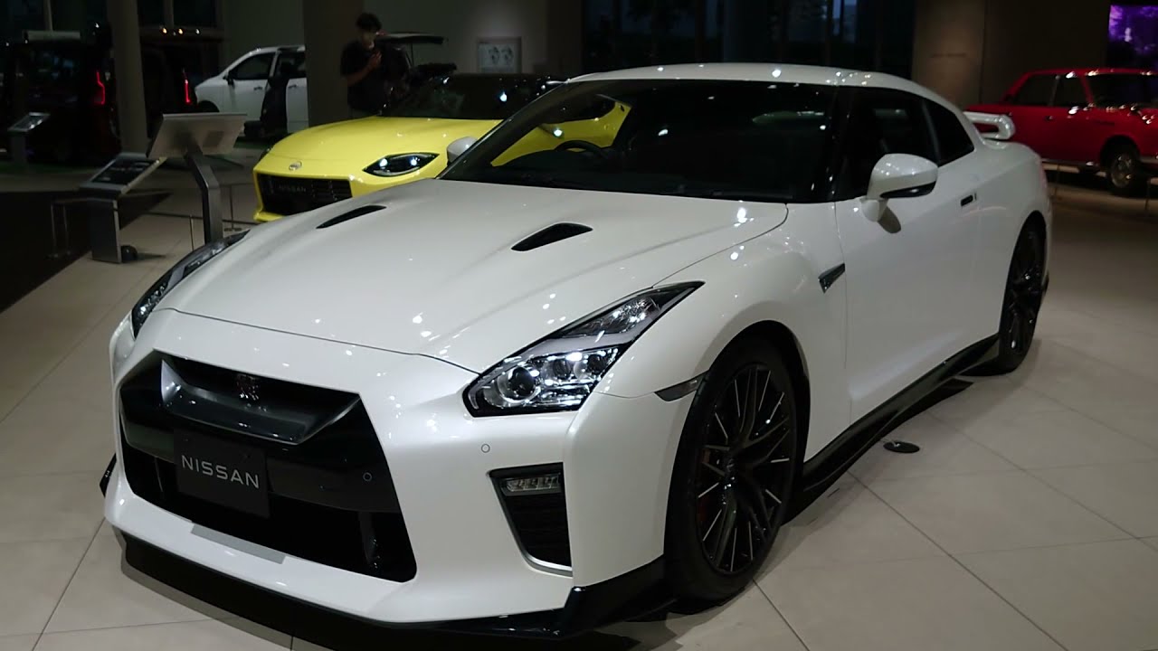 GT-R Pure edition【2022model NISSAN GT-R 】ブリリアントホワイトパール（特別塗装色） - YouTube