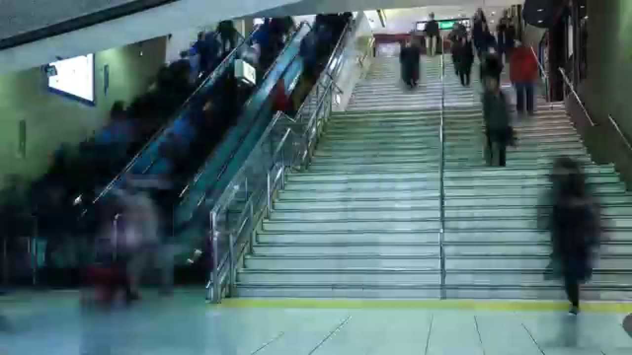 Tokyo Subway Rush Hour Time-lapse using the Stairs and Escalator ...