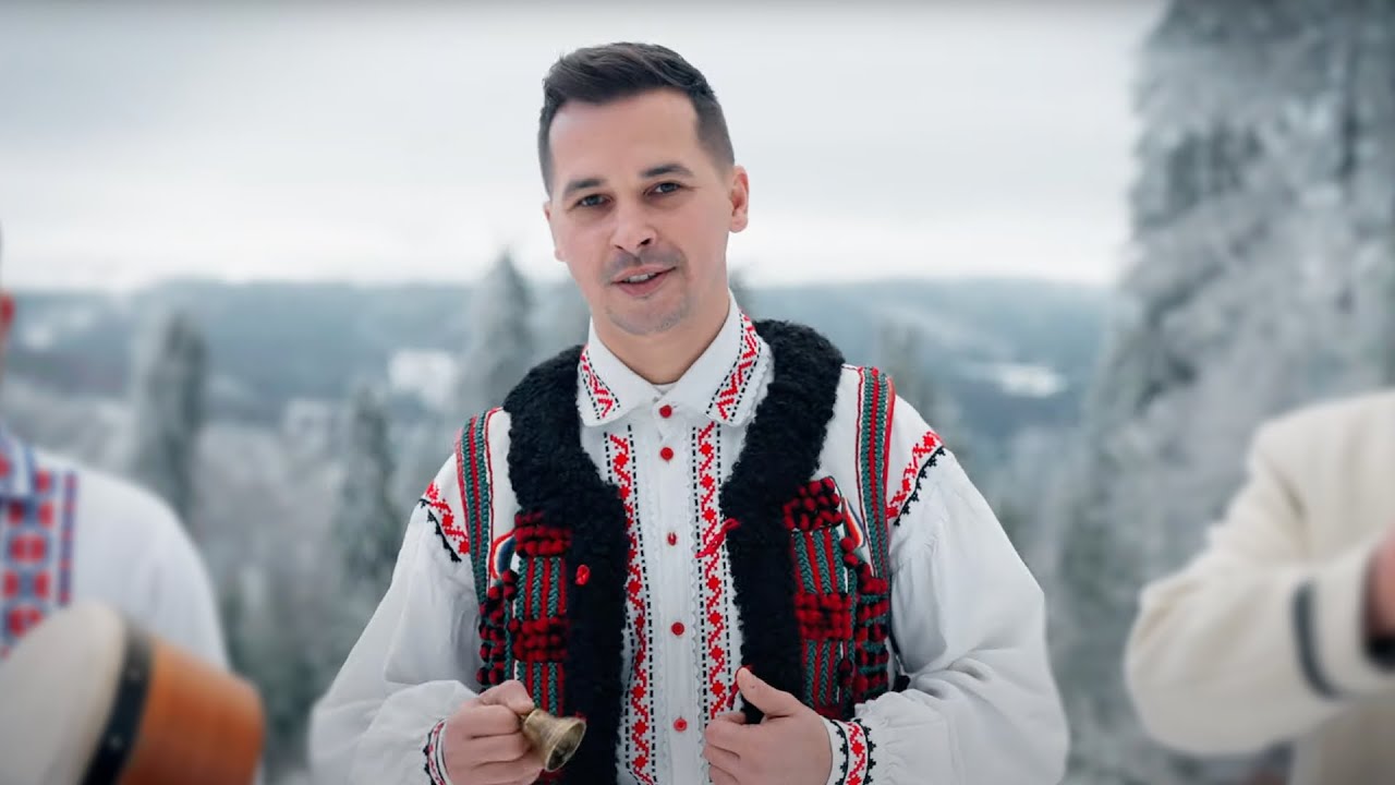 Cipri Popescu ️ FLORI DALBE, DE MĂR DOMNESC (Colind Tradițional) - YouTube