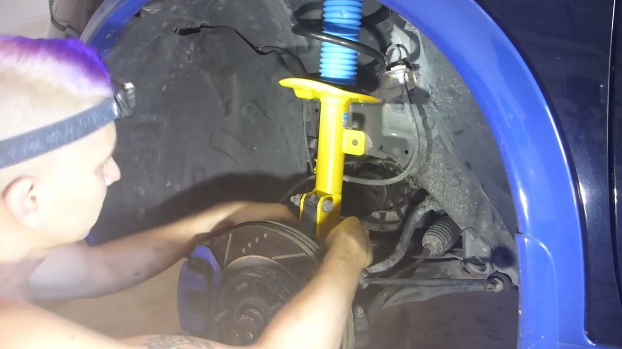 How To Replace Nissan Juke Front Struts (An Overview) - YouTube