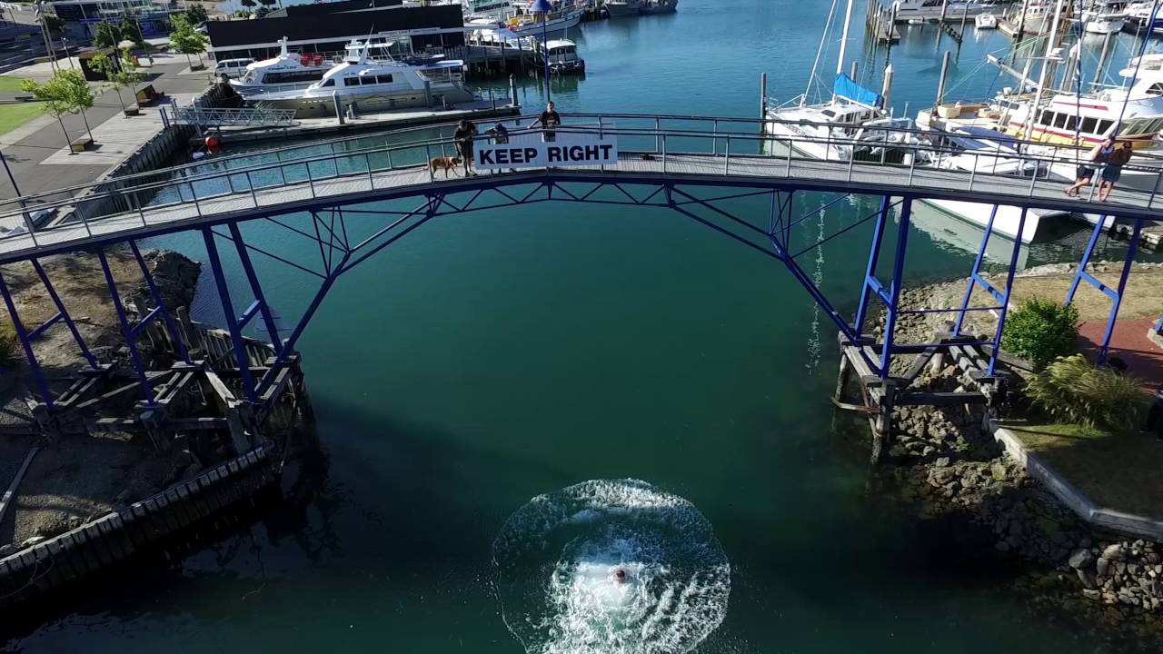 Back flipping the Picton harbour bridge - YouTube