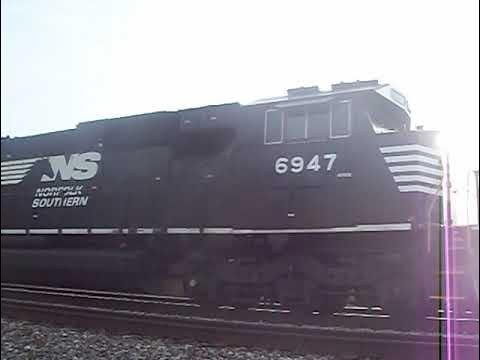 NS 6947 SD60E leads a Northbound Herzog train in Tateville (old video) - YouTube