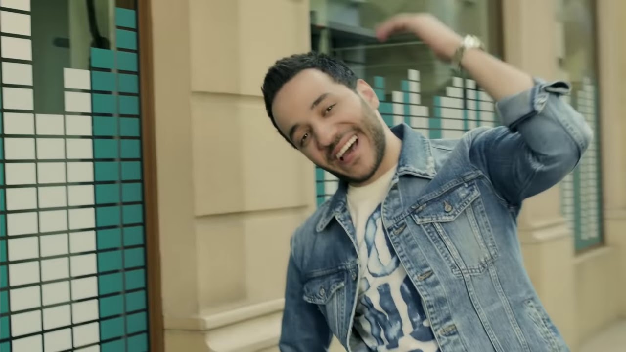 Hussein Deek Ma7laki Official Clip حسين الديك محلاكي - YouTube