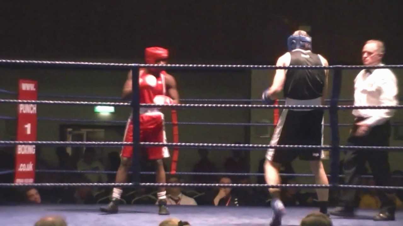 Daniel Evans (Rayleigh Boxing Show) - YouTube
