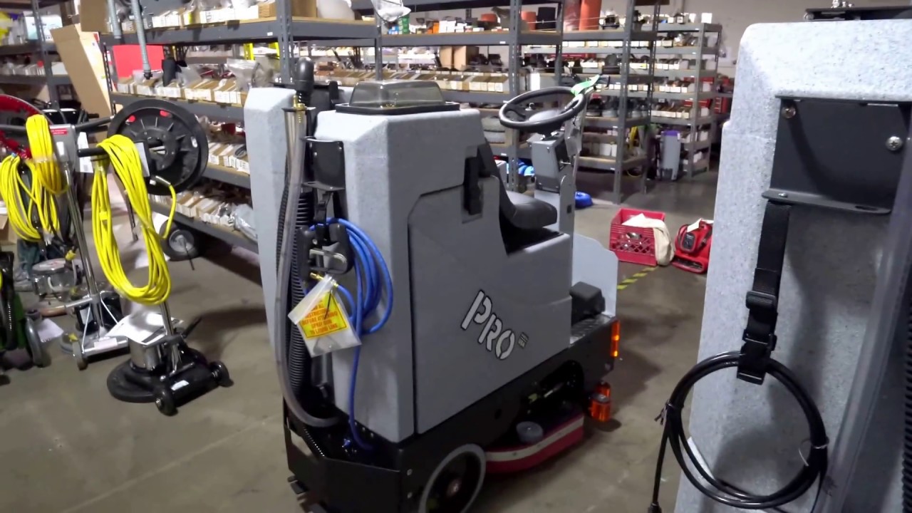 Tomcat GTX vs Pro Size Comparison - YouTube