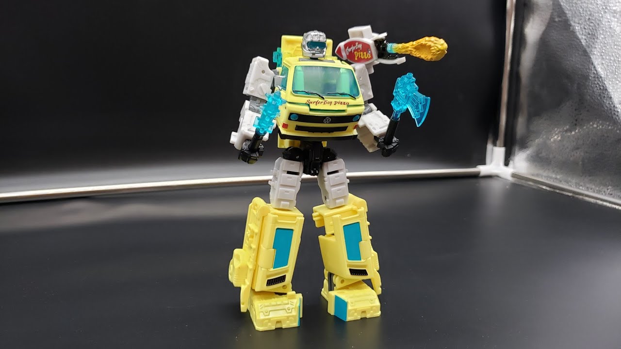 Transformers X Stranger Things crossover figure Code Red review - YouTube