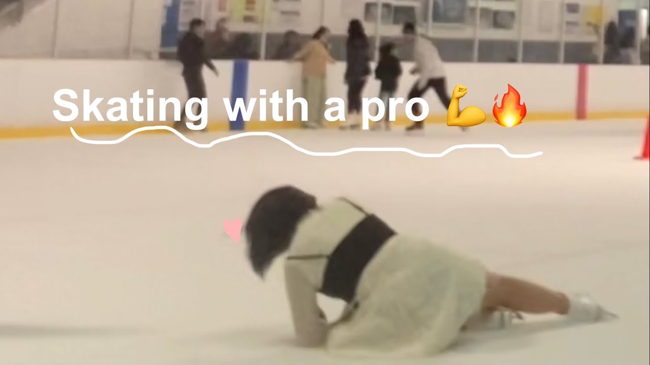 Ice skating with a pro 💪 - YouTube