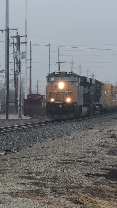 CSX Roll thru the Fog🤩 #csx #train #deisel #fyp #nj #shorts #nscale #hoscale #roblox # ...