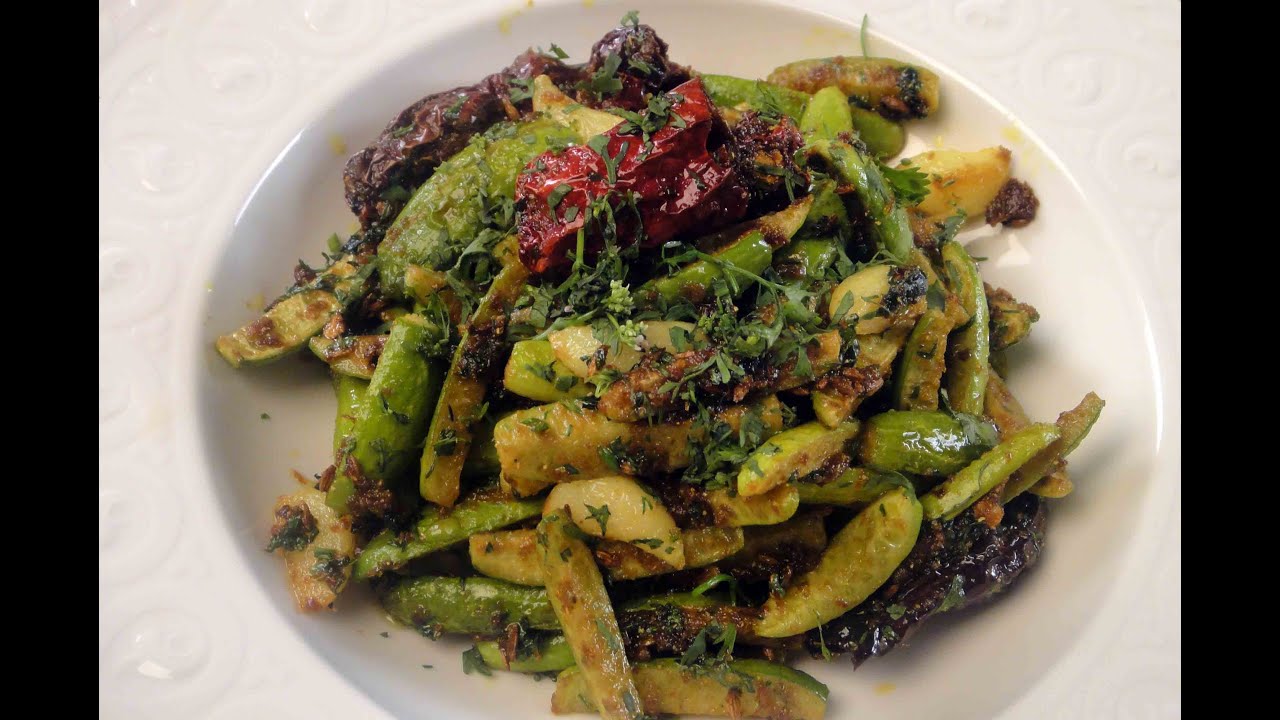 Lahsooni Tindli (Indian Ivy Gourd Dish with Garlic) - YouTube