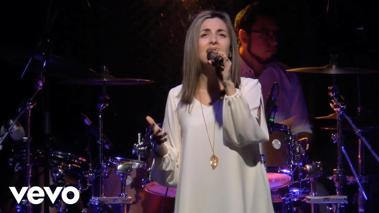 Elizabeth Uribe - Por Amor - YouTube