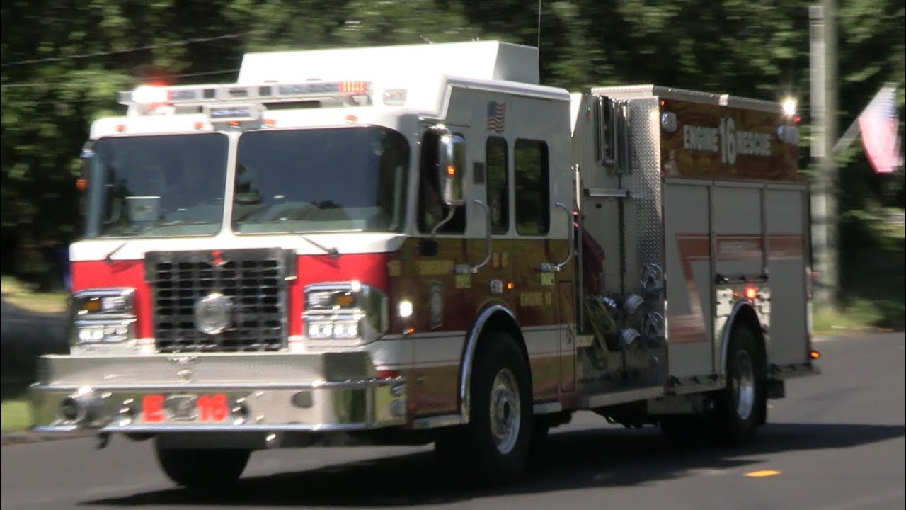 Simsbury Fire Department Engine 16 Responding! - YouTube