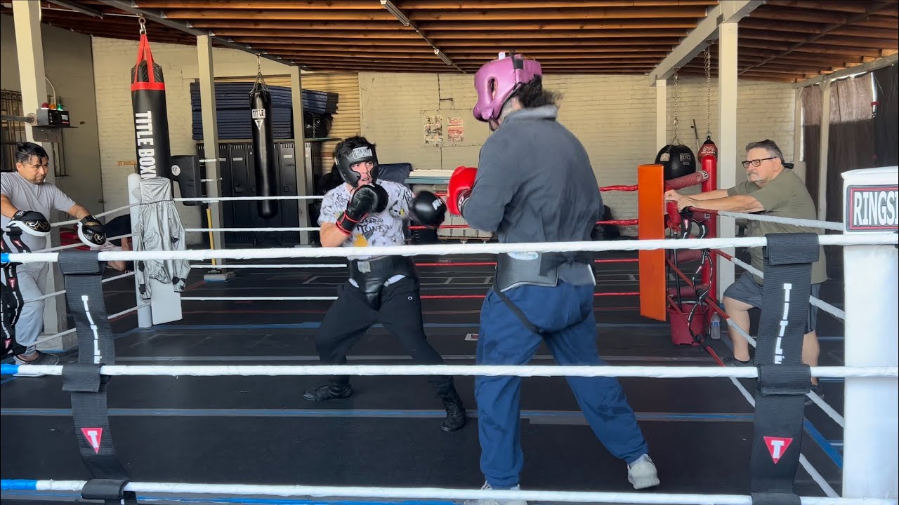 sparring a heavyweight 😱 (180 vs 260) - YouTube