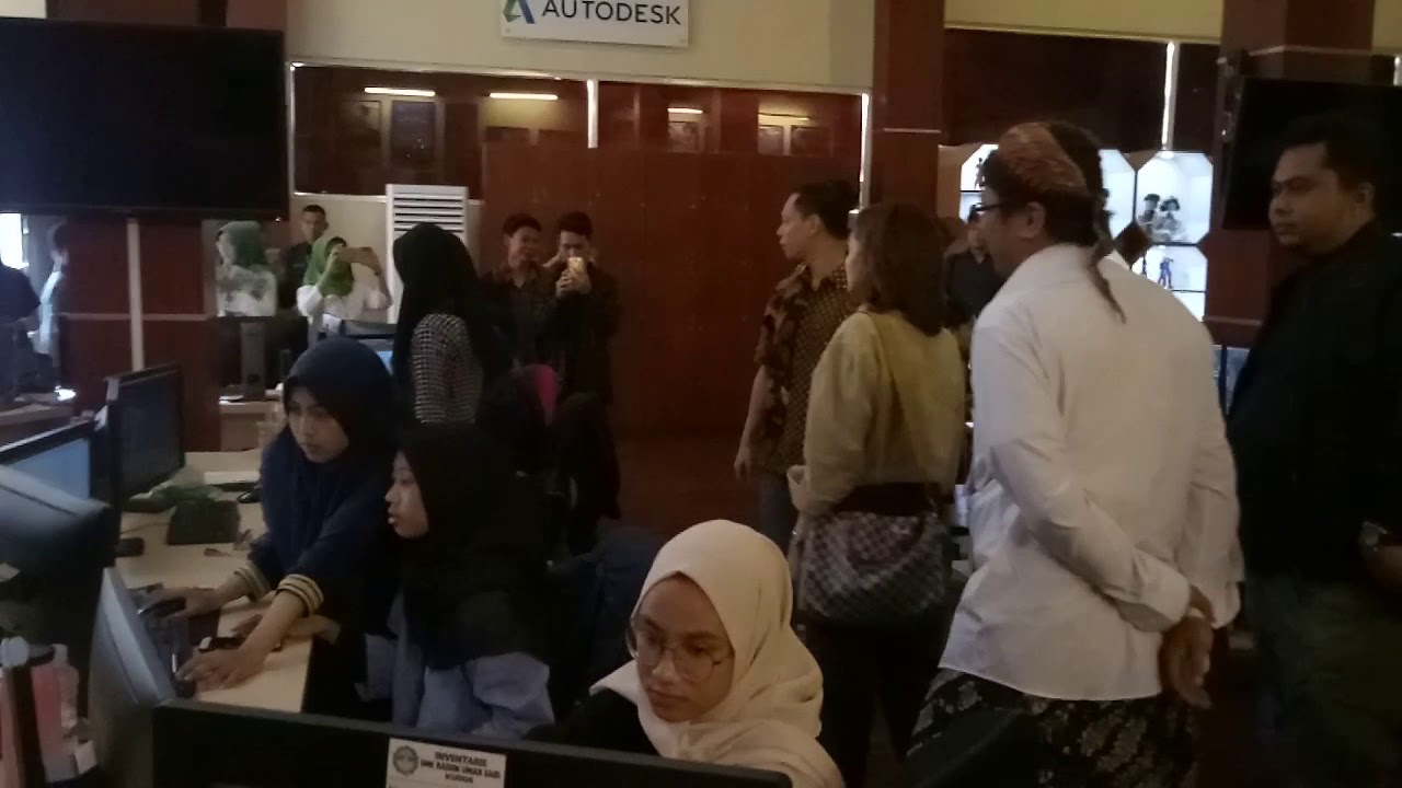 Najwa Shihab Kunjungi SMK RUS Animation Studios Kudus - YouTube