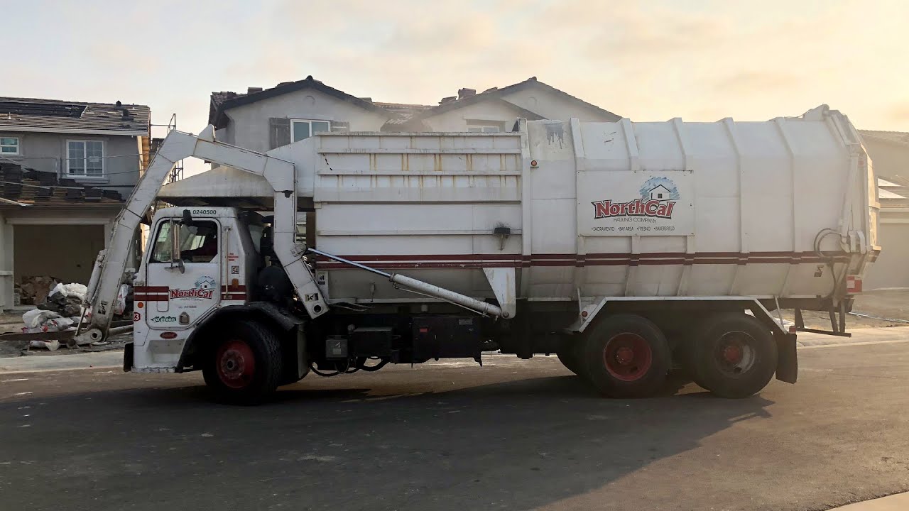 Peterbilt 310 Amrep FL: A Classic Garbage Truck - YouTube