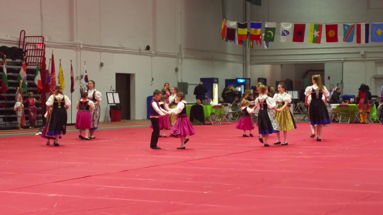 Mala Wisla tanczy Polka Hop Hop - YouTube