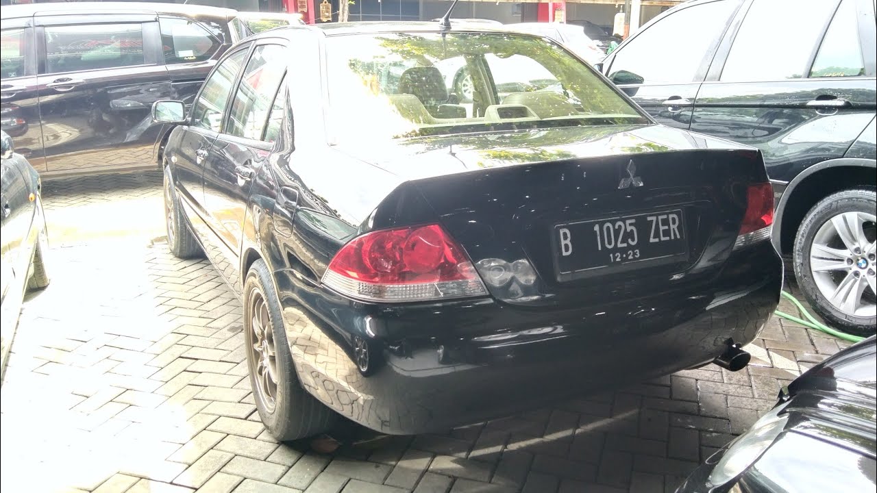 Mitsubishi Lancer Cedia 2004 CVT 1.8 - Review Indonesia - YouTube