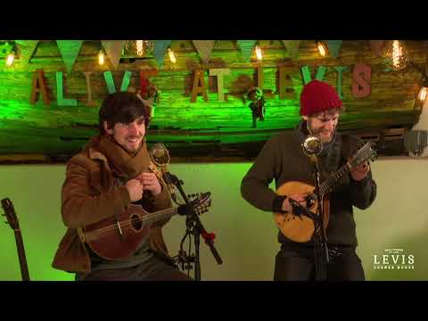 Alive In The Cracks - Ye Vagabonds - Levis Corner House