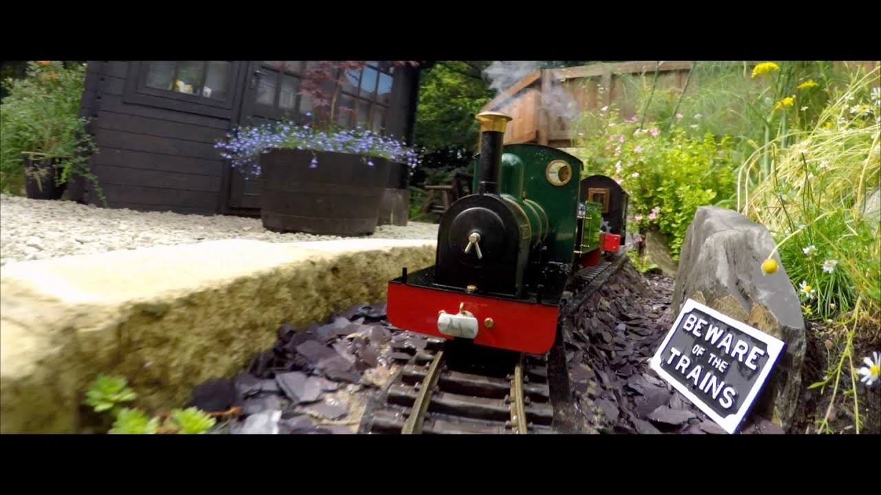 'The Middle Earth Slate Co Garden Railway' - Featuring Roundhouse ...